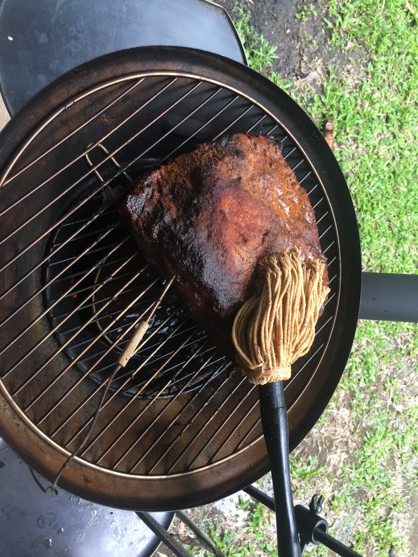 Using the Oz Pig for smoking a brisket – BowmansOverlanding